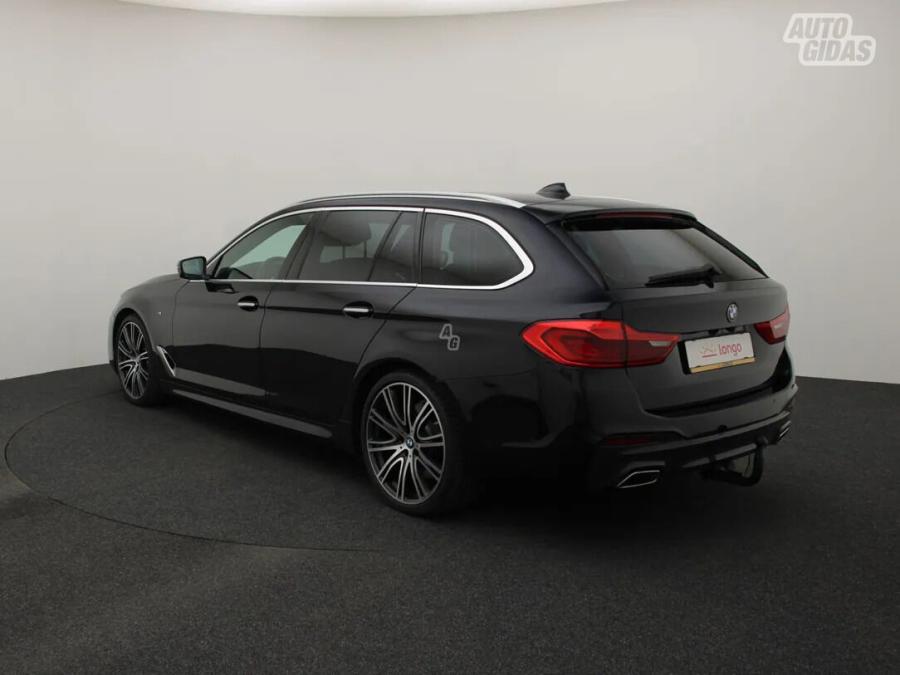 Black BMW 540 2018 in Vilnius, with an engine capacity of 3.00 L and mileage of 242 thousand km for 22699 €, photo 8 on AUTOMOTO.COM.LV