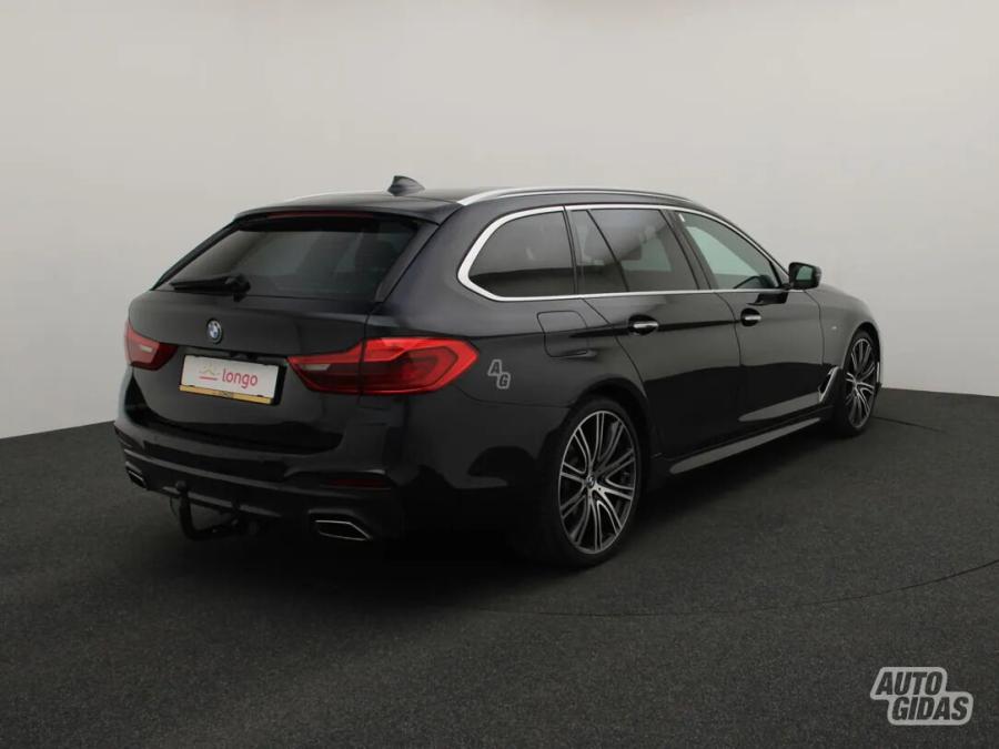 Black BMW 540 2018 in Vilnius, with an engine capacity of 3.00 L and mileage of 242 thousand km for 22699 €, photo 9 on AUTOMOTO.COM.LV