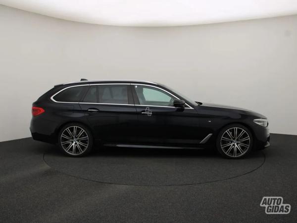 Melns BMW 540 2018 Viļņa, ar dzinēja tilpumu 3.00 L un nobraukumu 242 tūkst. km par 22699 €, foto 9 vietnē AUTOMOTO.COM.LV