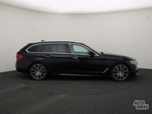 Black BMW 540 2018 in Vilnius, with an engine capacity of 3.00 L and mileage of 242 thousand km for 22699 €, photo 10 on AUTOMOTO.COM.LV