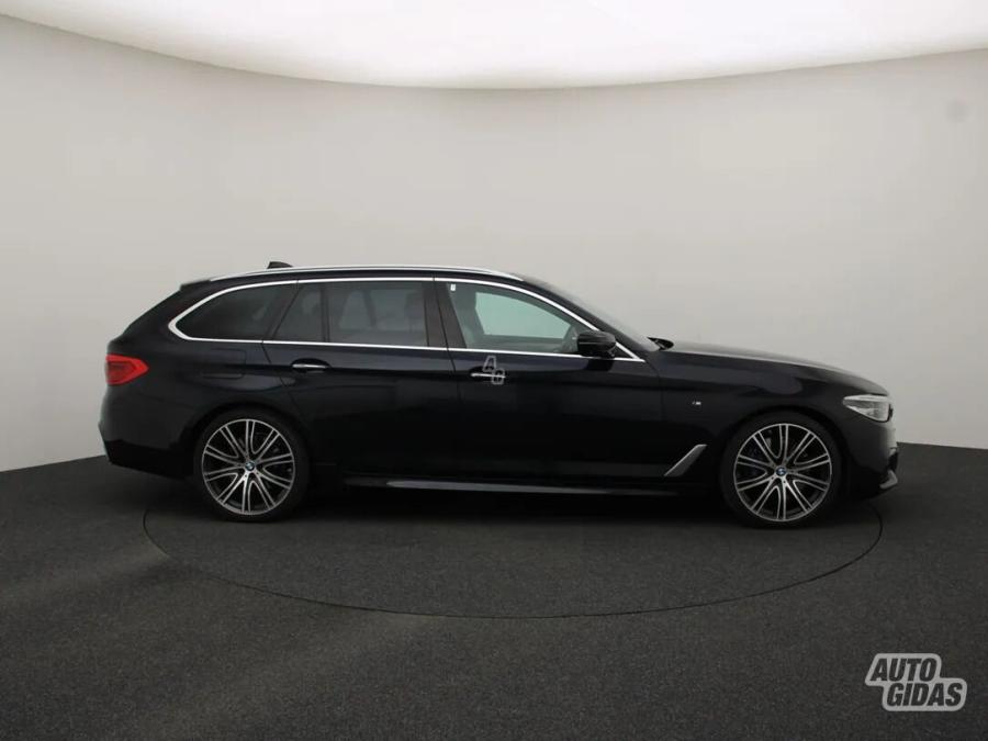 Black BMW 540 2018 in Vilnius, with an engine capacity of 3.00 L and mileage of 242 thousand km for 22699 €, photo 10 on AUTOMOTO.COM.LV