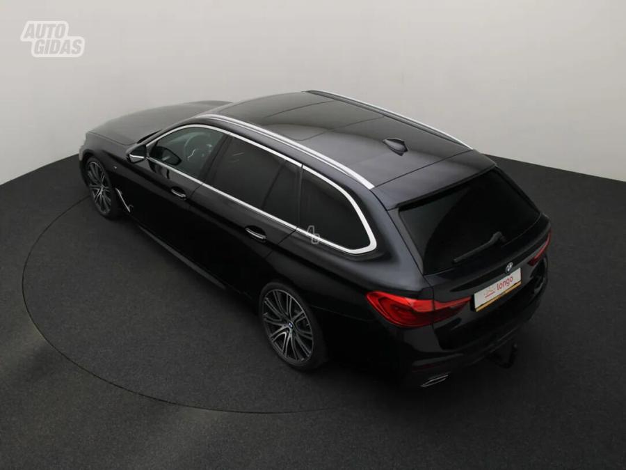 Black BMW 540 2018 in Vilnius, with an engine capacity of 3.00 L and mileage of 242 thousand km for 22699 €, photo 13 on AUTOMOTO.COM.LV