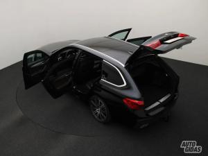 Black BMW 540 2018 in Vilnius, with an engine capacity of 3.00 L and mileage of 242 thousand km for 22699 €, photo 14 on AUTOMOTO.COM.LV