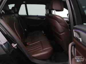 Black BMW 540 2018 in Vilnius, with an engine capacity of 3.00 L and mileage of 242 thousand km for 22699 €, photo 16 on AUTOMOTO.COM.LV