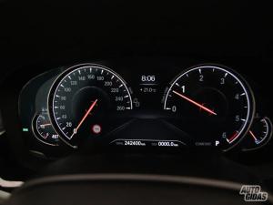 Black BMW 540 2018 in Vilnius, with an engine capacity of 3.00 L and mileage of 242 thousand km for 22699 €, photo 20 on AUTOMOTO.COM.LV
