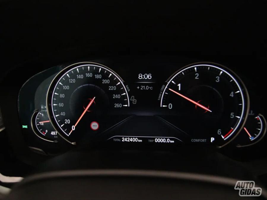 Black BMW 540 2018 in Vilnius, with an engine capacity of 3.00 L and mileage of 242 thousand km for 22699 €, photo 20 on AUTOMOTO.COM.LV