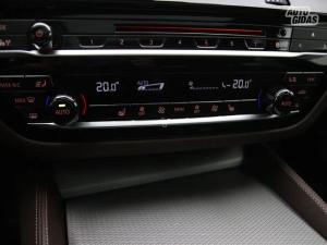 Black BMW 540 2018 in Vilnius, with an engine capacity of 3.00 L and mileage of 242 thousand km for 22699 €, photo 21 on AUTOMOTO.COM.LV