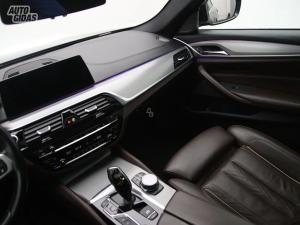 Black BMW 540 2018 in Vilnius, with an engine capacity of 3.00 L and mileage of 242 thousand km for 22699 €, photo 22 on AUTOMOTO.COM.LV