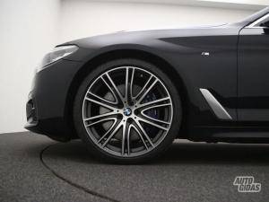 Black BMW 540 2018 in Vilnius, with an engine capacity of 3.00 L and mileage of 242 thousand km for 22699 €, photo 29 on AUTOMOTO.COM.LV