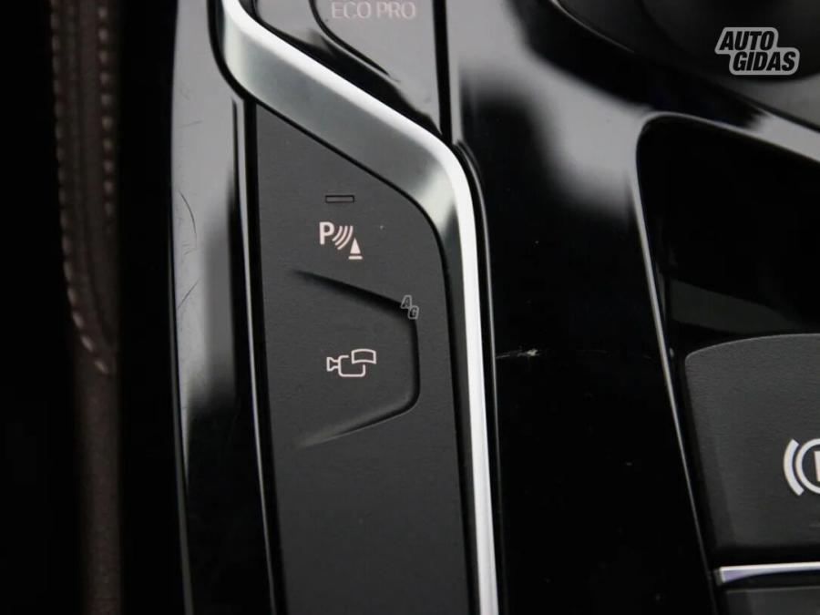 Black BMW 540 2018 in Vilnius, with an engine capacity of 3.00 L and mileage of 242 thousand km for 22699 €, photo 32 on AUTOMOTO.COM.LV