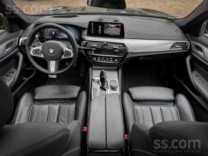 Melns BMW 540 2018 Rīga, ar dzinēja tilpumu 3.00 L un nobraukumu 133 tūkst. km par 26700 €, foto 28 vietnē AUTOMOTO.COM.LV