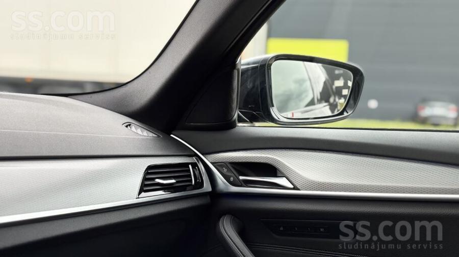 Melns BMW 540 2018 Rīga, ar dzinēja tilpumu 3.00 L un nobraukumu 198 tūkst. km par 23500 €, foto 18 vietnē AUTOMOTO.COM.LV