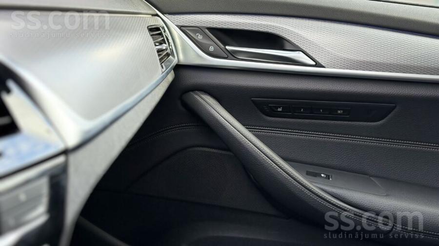 Melns BMW 540 2018 Rīga, ar dzinēja tilpumu 3.00 L un nobraukumu 198 tūkst. km par 23500 €, foto 24 vietnē AUTOMOTO.COM.LV