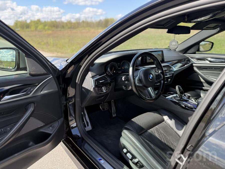 Melns BMW 540 2018 Rēzekne, ar dzinēja tilpumu 3.00 L un nobraukumu 245 tūkst. km par 28950 €, foto 9 vietnē AUTOMOTO.COM.LV