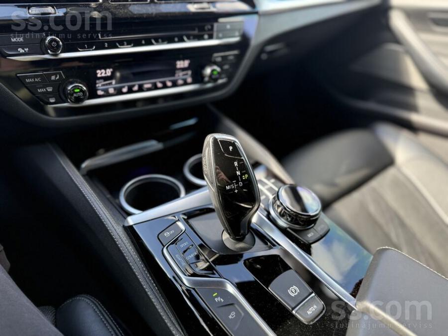 Melns BMW 540 2018 Rēzekne, ar dzinēja tilpumu 3.00 L un nobraukumu 245 tūkst. km par 28950 €, foto 11 vietnē AUTOMOTO.COM.LV