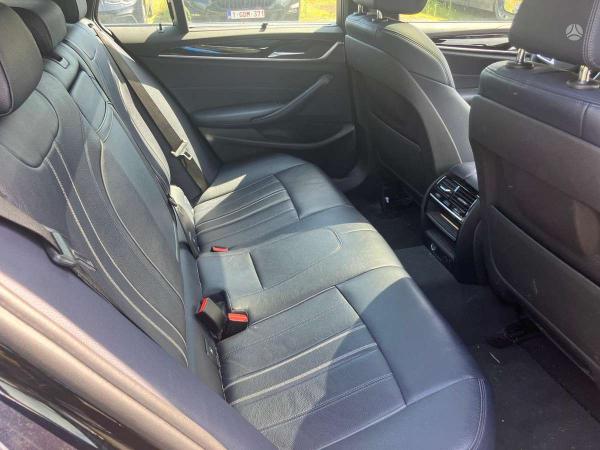 Black BMW 540 2018 in Raseiniai, with an engine capacity of 2.99 L and mileage of 104 thousand km for 23900 €, photo 6 on AUTOMOTO.COM.LV