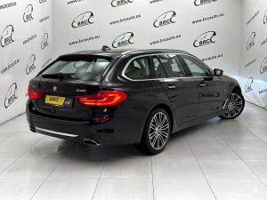 Black BMW 540 2018 in Vilnius, with an engine capacity of 3.00 L and mileage of 309 thousand km for 19100 €, photo 4 on AUTOMOTO.COM.LV