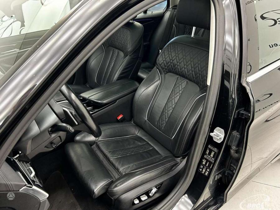 Black BMW 540 2018 in Vilnius, with an engine capacity of 3.00 L and mileage of 309 thousand km for 19100 €, photo 7 on AUTOMOTO.COM.LV