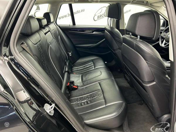 Black BMW 540 2018 in Vilnius, with an engine capacity of 3.00 L and mileage of 309 thousand km for 19100 €, photo 10 on AUTOMOTO.COM.LV