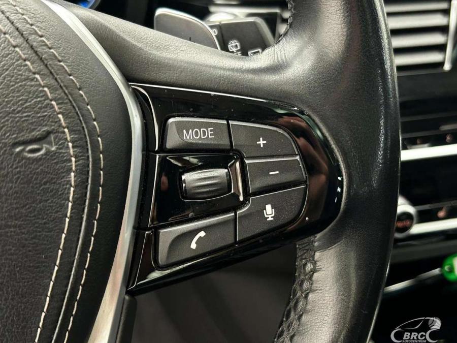 Black BMW 540 2018 in Vilnius, with an engine capacity of 3.00 L and mileage of 309 thousand km for 19100 €, photo 17 on AUTOMOTO.COM.LV