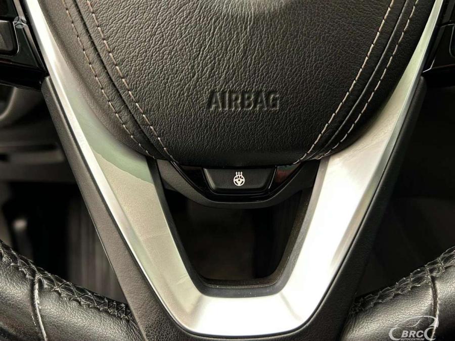 Black BMW 540 2018 in Vilnius, with an engine capacity of 3.00 L and mileage of 309 thousand km for 19100 €, photo 19 on AUTOMOTO.COM.LV