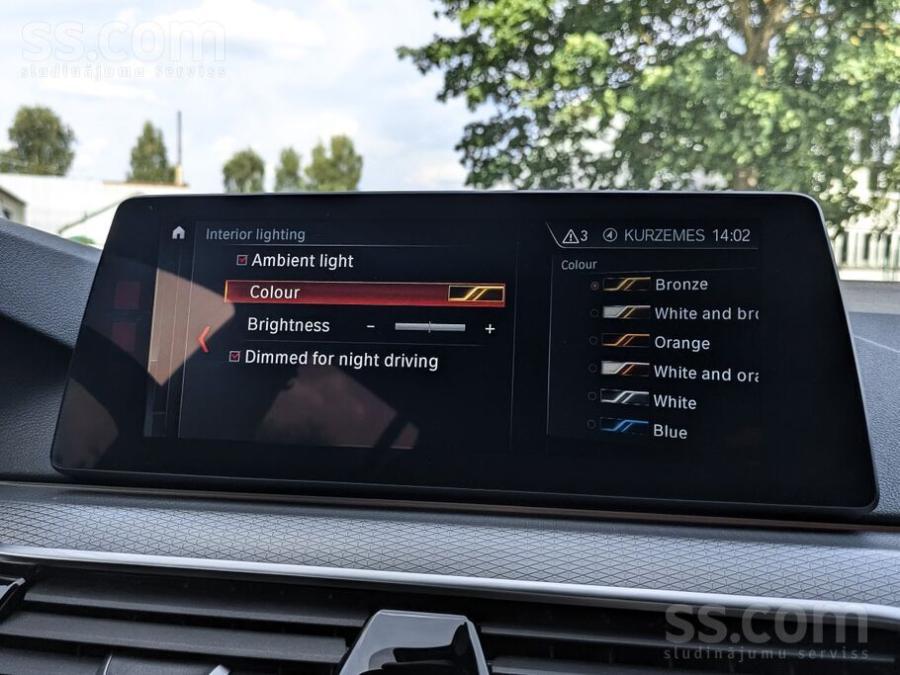 Black BMW 540 2018 in Tukums, with an engine capacity of 3.00 L and mileage of 209 thousand km for 25990 €, photo 14 on AUTOMOTO.COM.LV
