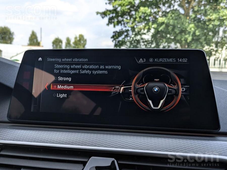Black BMW 540 2018 in Tukums, with an engine capacity of 3.00 L and mileage of 209 thousand km for 25990 €, photo 15 on AUTOMOTO.COM.LV