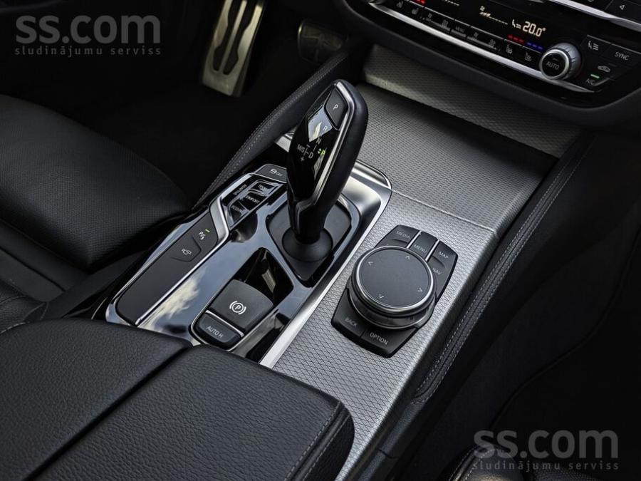 Black BMW 540 2018 in Tukums, with an engine capacity of 3.00 L and mileage of 209 thousand km for 25990 €, photo 16 on AUTOMOTO.COM.LV