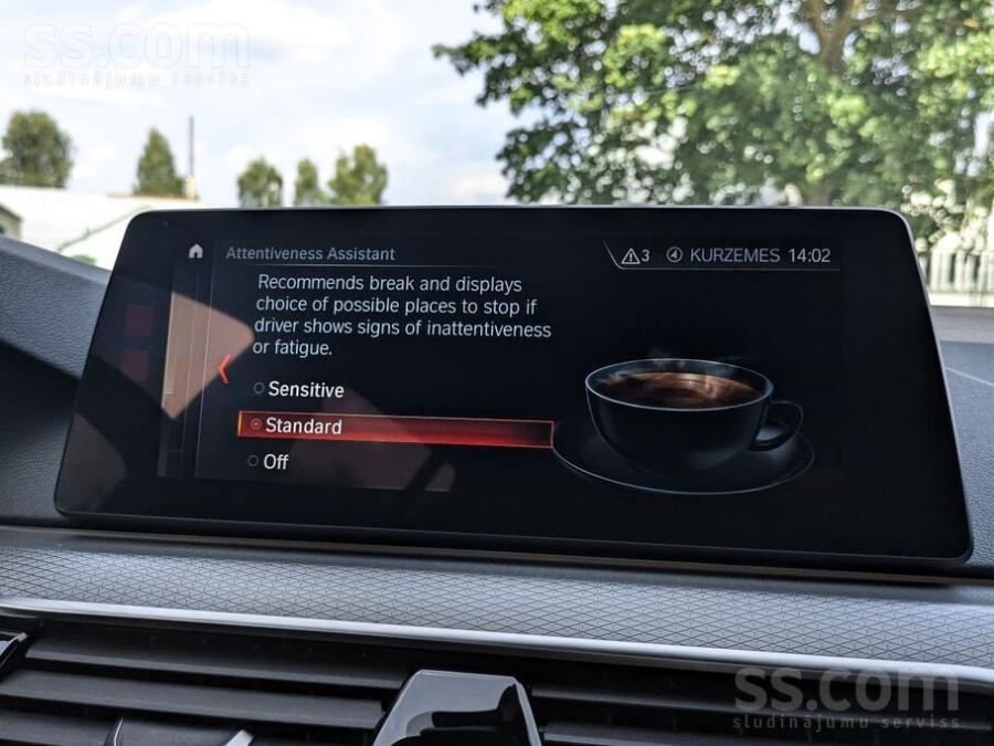 Black BMW 540 2018 in Tukums, with an engine capacity of 3.00 L and mileage of 209 thousand km for 25990 €, photo 17 on AUTOMOTO.COM.LV