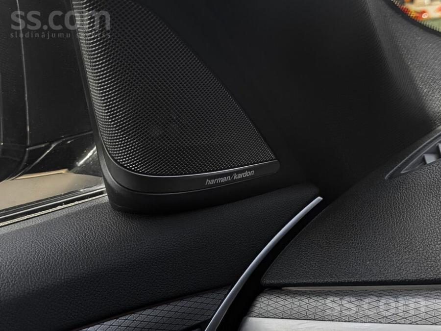 Black BMW 540 2018 in Tukums, with an engine capacity of 3.00 L and mileage of 209 thousand km for 25990 €, photo 29 on AUTOMOTO.COM.LV