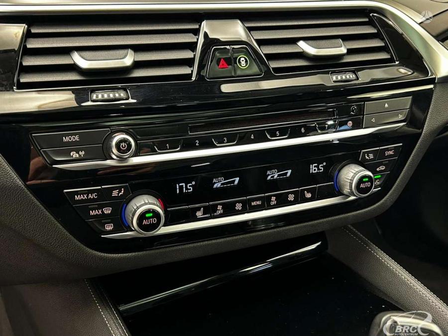 Black BMW 540 2018 in Vilnius, with an engine capacity of 3.00 L and mileage of 309 thousand km for 18500 €, photo 23 on AUTOMOTO.COM.LV