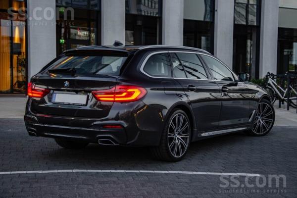 Black BMW 540 2019 in Riga, with an engine capacity of 3.00 L and mileage of 190 thousand km for 27000 €, photo 5 on AUTOMOTO.COM.LV
