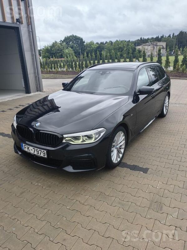 Black BMW 540 2019 in Riga, with an engine capacity of 3.00 L and mileage of 208 thousand km for 24000 €, photo 1 on AUTOMOTO.COM.LV