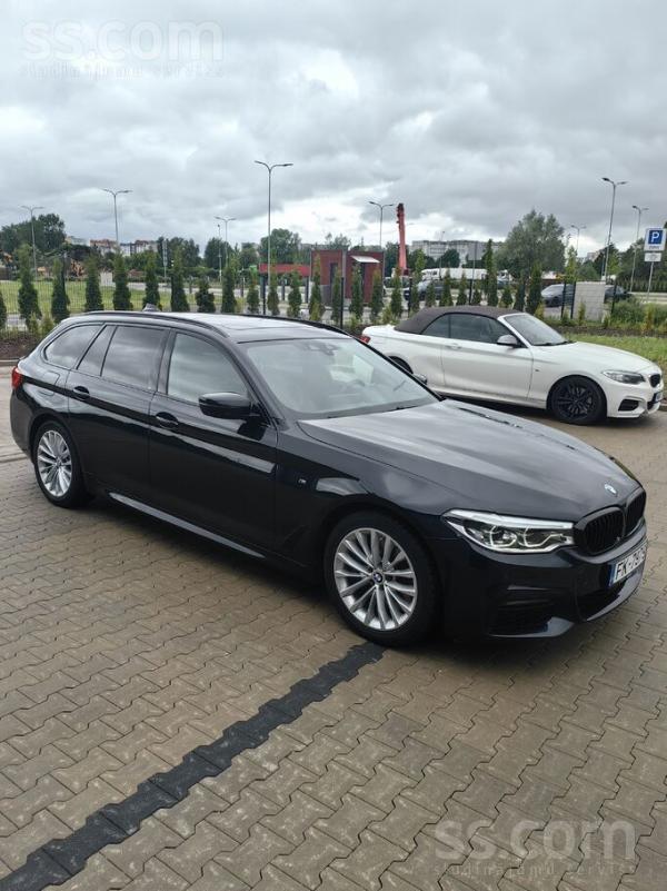 Black BMW 540 2019 in Riga, with an engine capacity of 3.00 L and mileage of 208 thousand km for 24000 €, photo 2 on AUTOMOTO.COM.LV