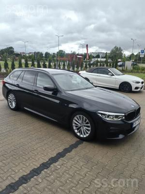 Black BMW 540 2019 in Riga, with an engine capacity of 3.00 L and mileage of 208 thousand km for 24000 €, photo 3 on AUTOMOTO.COM.LV
