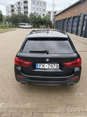 Black BMW 540 2019 in Riga, with an engine capacity of 3.00 L and mileage of 208 thousand km for 24000 €, photo 4 on AUTOMOTO.COM.LV
