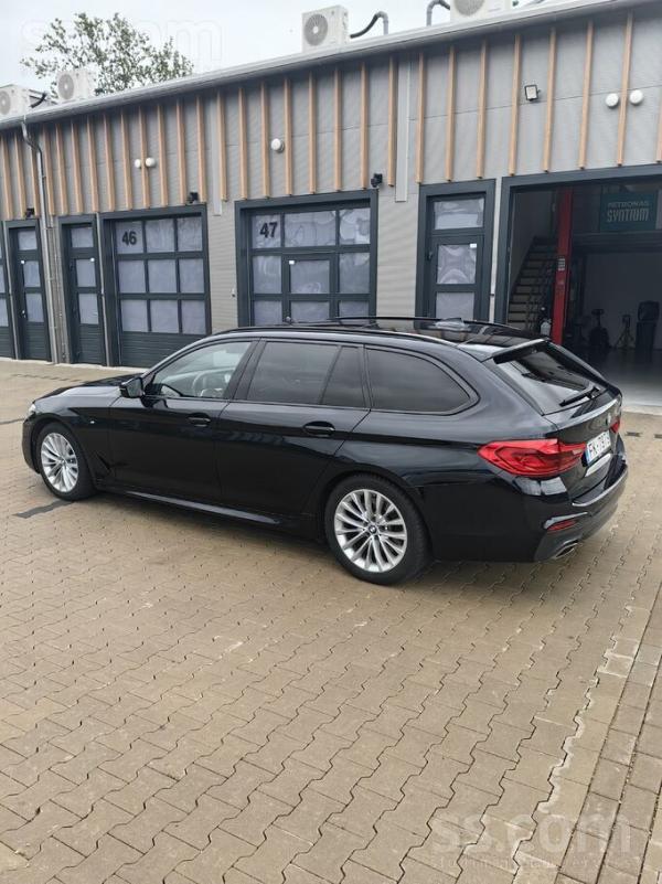 Black BMW 540 2019 in Riga, with an engine capacity of 3.00 L and mileage of 208 thousand km for 24000 €, photo 4 on AUTOMOTO.COM.LV