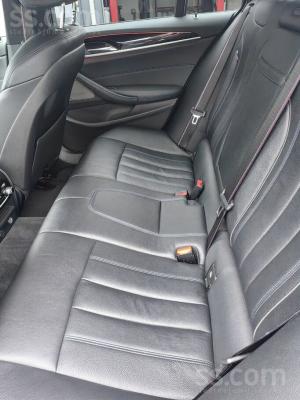 Black BMW 540 2019 in Riga, with an engine capacity of 3.00 L and mileage of 208 thousand km for 24000 €, photo 6 on AUTOMOTO.COM.LV