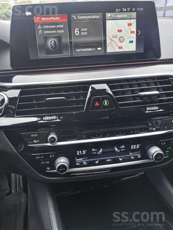Black BMW 540 2019 in Riga, with an engine capacity of 3.00 L and mileage of 208 thousand km for 24000 €, photo 6 on AUTOMOTO.COM.LV