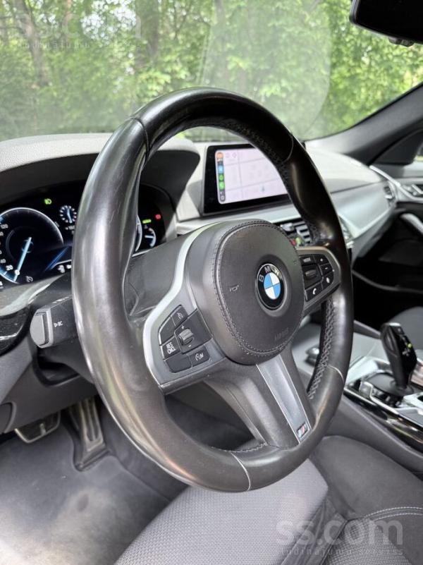 Black BMW 540 2019 in Riga, with an engine capacity of 3.00 L and mileage of 239 thousand km for 22500 €, photo 10 on AUTOMOTO.COM.LV