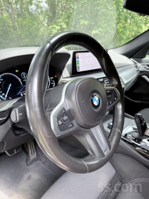 Black BMW 540 2019 in Riga, with an engine capacity of 3.00 L and mileage of 239 thousand km for 22500 €, photo 11 on AUTOMOTO.COM.LV