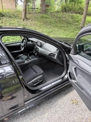 Black BMW 540 2019 in Riga, with an engine capacity of 3.00 L and mileage of 239 thousand km for 22500 €, photo 15 on AUTOMOTO.COM.LV