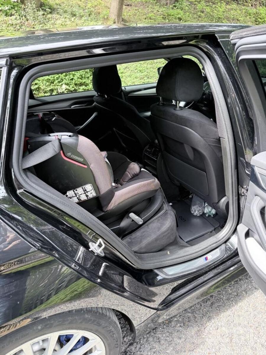 Black BMW 540 2019 in Riga, with an engine capacity of 3.00 L and mileage of 239 thousand km for 22500 €, photo 17 on AUTOMOTO.COM.LV