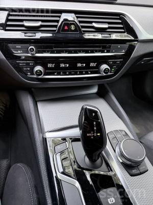 Black BMW 540 2019 in Riga, with an engine capacity of 3.00 L and mileage of 239 thousand km for 22500 €, photo 18 on AUTOMOTO.COM.LV