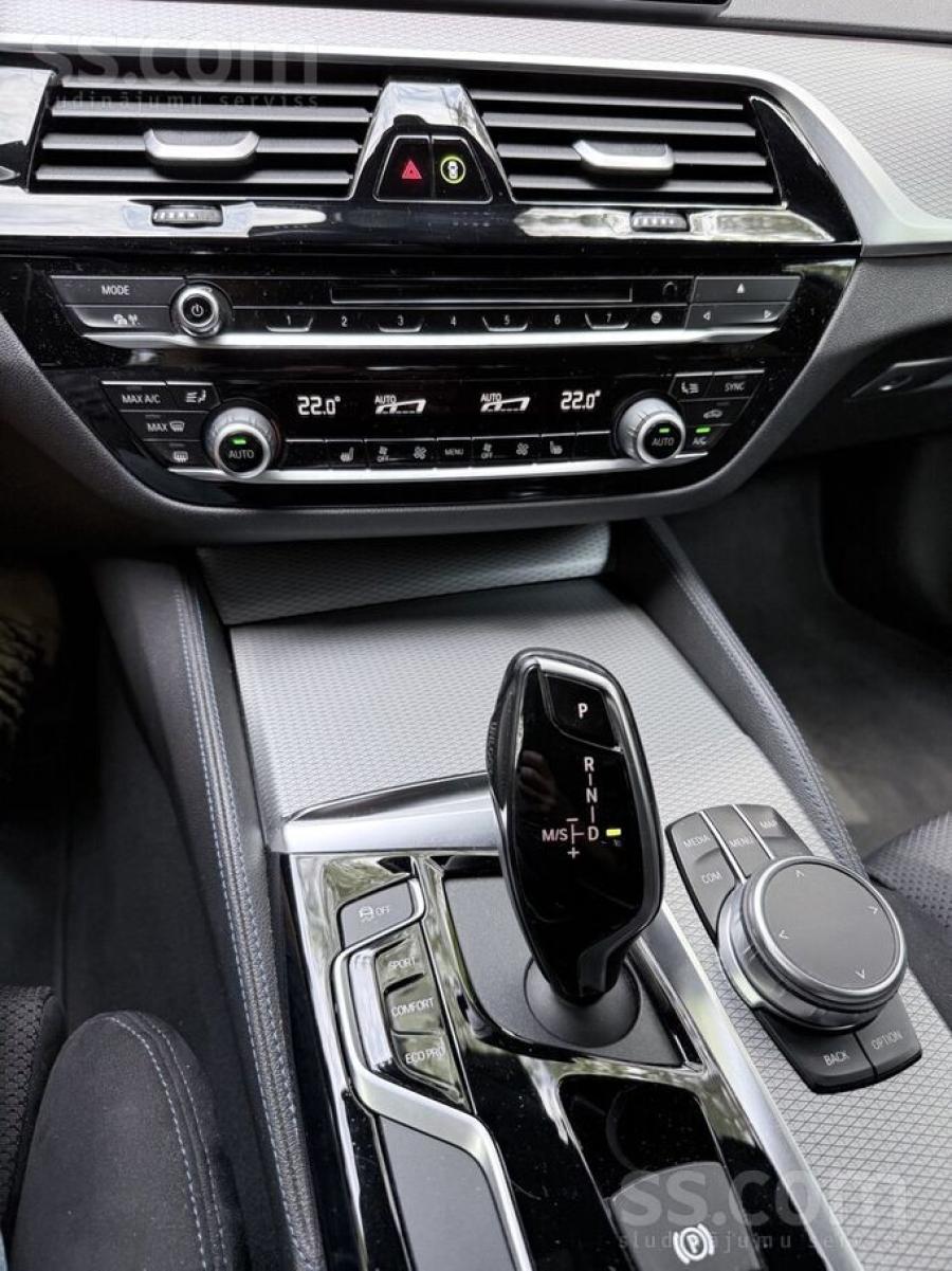 Black BMW 540 2019 in Riga, with an engine capacity of 3.00 L and mileage of 239 thousand km for 22500 €, photo 18 on AUTOMOTO.COM.LV