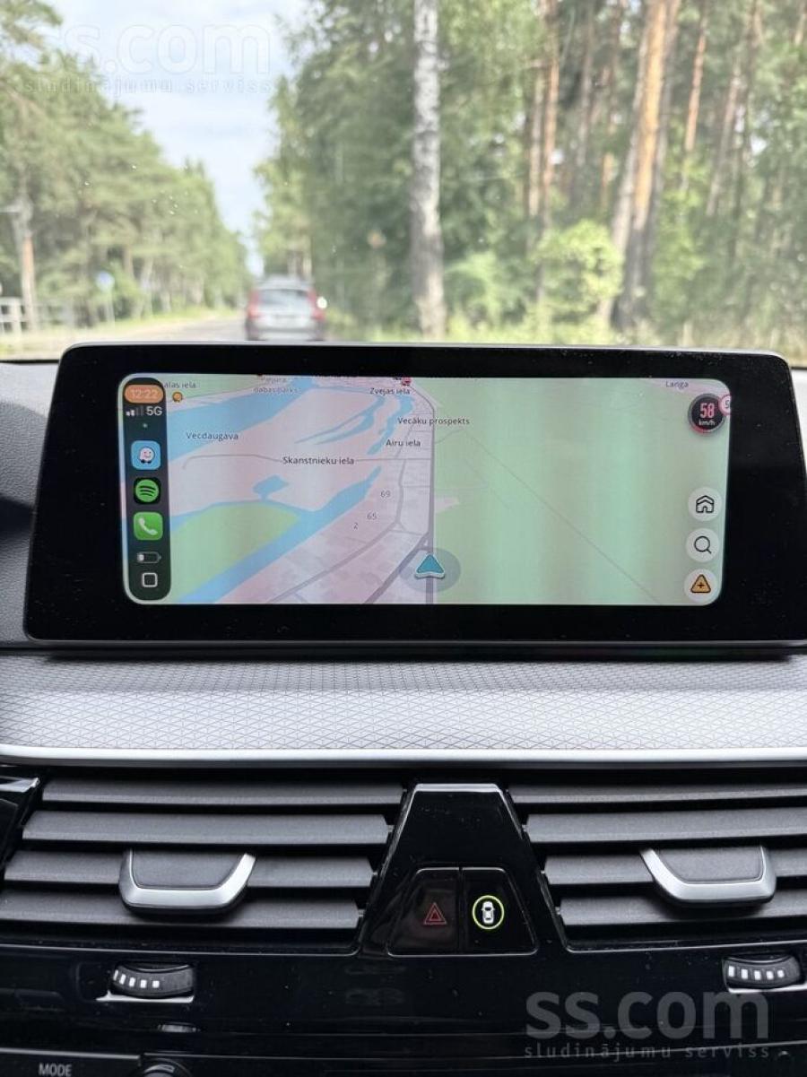 Black BMW 540 2019 in Riga, with an engine capacity of 3.00 L and mileage of 239 thousand km for 22500 €, photo 19 on AUTOMOTO.COM.LV