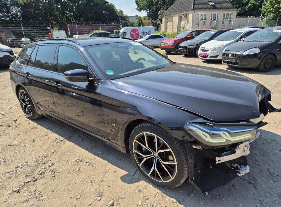 Melns BMW 540 2020 Klaipėda, ar dzinēja tilpumu 2.99 L un nobraukumu 121 tūkst. km par 13100 €, foto 1 vietnē AUTOMOTO.COM.LV