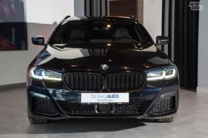 Melns BMW 540 2022 Kauņa, ar dzinēja tilpumu 3.00 L un nobraukumu 154 tūkst. km par 42771 €, foto 3 vietnē AUTOMOTO.COM.LV