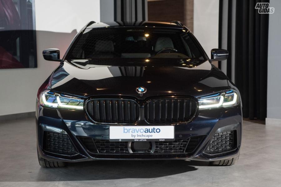 Melns BMW 540 2022 Kauņa, ar dzinēja tilpumu 3.00 L un nobraukumu 154 tūkst. km par 42771 €, foto 3 vietnē AUTOMOTO.COM.LV