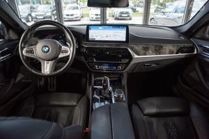 Melns BMW 540 2022 Kauņa, ar dzinēja tilpumu 3.00 L un nobraukumu 154 tūkst. km par 42771 €, foto 24 vietnē AUTOMOTO.COM.LV